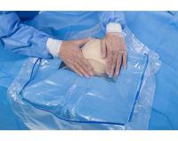 China Neurosurgery Sterile Disposable Surgical Drapes , Disposable Patient Drapes Pouch Incise Film for sale