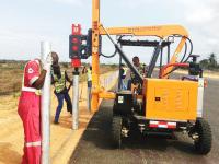 China Wheel Type Loading Guardrail Pile Driver YC360 Hydraulic Hammer 33kw Diesel Engine for sale