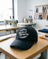 China Custom Cotton Six Panel Baseball Cap Structured Crown Embroidery Logo Design for sale