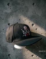 China Snapback Closure Embroidered Baseball Caps Adjustable Flat Brim Crown Logo Stitching Design for sale