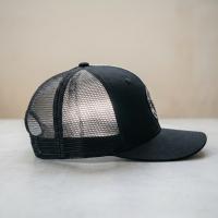 China Flat Bill Snapback Custom Embroidered Trucker Hats Mesh Back Street Design for sale