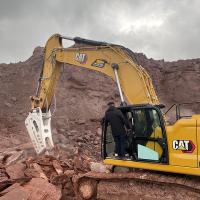 China Alloy 50-60Ton Excavator Hammer Hydraulic Rock Breaker 1900kg Core Components Bearing for sale