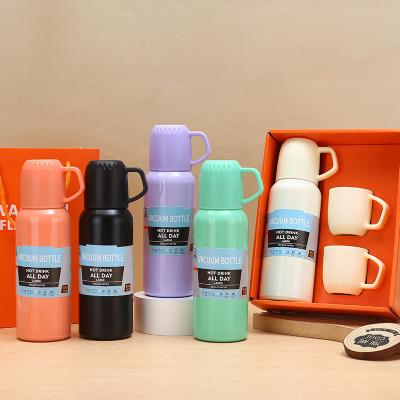 China 550ml 304 Stainless Steel Vacuum Insulated Cup with 3 Lids Business Gift Set for sale