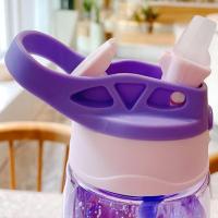 China Custom Logo 480ml Anti-Corrosion Coated Plastic Baby Drinking Water Bottle with Straws for sale