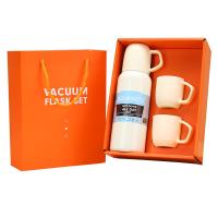 China 304 Stainless Steel Vacuum Insulated Bottle 550ml with 3 Lids Business Gift Set for sale
