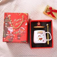 China Custom Ceramic Christmas Mug 400ml with Lid and Spoon for Family Gifts 11.2x12.3cm for sale