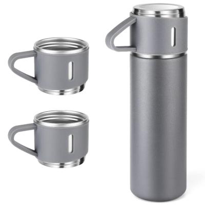 China 500ml Double Wall Stainless Steel Vacuum Flask Gift Set with Two Coffee Cups 6-12hrs Hot Cold for sale