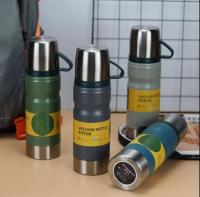 China 680ml Insulated Water Bottle Double Wall 304 Stainless Steel Thermos Vacuum Flask with 2 Cups for sale