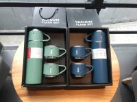 China Corporate Business Stainless Steel Vacuum Flask Gift Set 500ml Insulation Bottle with 2 Cups for sale