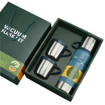 China 680ml Stainless Steel Insulated Cup with 3 Lids 304 Inner 201 Outer Business Gift for sale