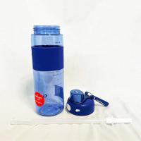 China Promotional Customised 650ml 780ml Slim Water Bottles with 2 Way Lid and Straw for sale