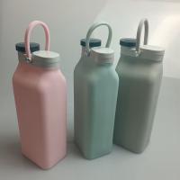 China Custom Logo Collapsible Silicone Water Bottle 400ml 600ml Foldable with Straw for Business Gifts for sale