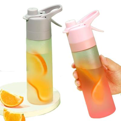 China 650ml Portable Spray Water Bottle for Kids Travel Friendly Plastic Sports Bottle for sale
