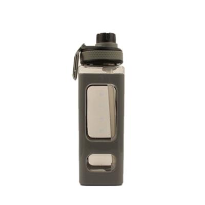 China Square Plastic Water Bottle 700ml Leakproof Lid Outdoor Portable Drinking Cup for sale