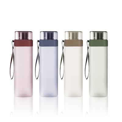China Unisex Large Capacity PC Sports Water Bottle 700ml Plastic Square Cup Custom Color for sale
