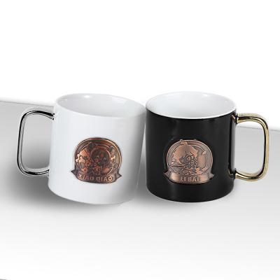 China 400ml Ceramic Sublimation Mug No Spill Travel Coffee Cup with Handle White Black for sale