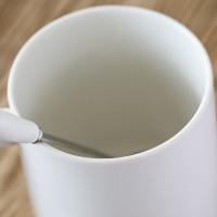 China Ceramic Coffee Mug with Lid 11oz 0.5kg Custom Logo for Tea Lovers for sale