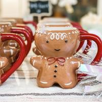 China Christmas Day Holiday Custom 300ml Funny Gingerbread Man Magic Cookie Holding Mug for sale