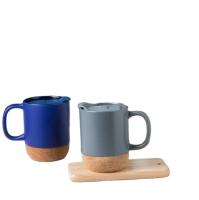 China 450ML Ceramic Christmas Mug With Lid Custom Logo Creative Cork Bottom Cup White Matte for sale