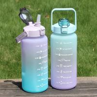 China 2000ml PETG Plastic Drinking Water Bottle with Straw Anti Corrosion Coating Custom Gradient for sale