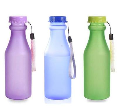 China BPA Free Plastic Water Bottle 550ml Reusable Sport Bottle with Rope for Gym Outdoor for sale