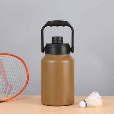 China 2L 304 Stainless Steel Vacuum Water Bottle 24hrs Hot Cold Outdoor Travel Flask for sale