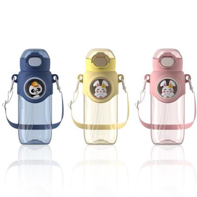 China 690ml Flip Lid Large Mouth Water Bottle Tritan Eco Wheat Straw Drinking Bottle for sale