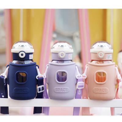 China 660ml Tritan Plastic Water Bottle for Kids Cute Pink Straw Cup BPA Free School for sale