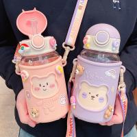 China 620ml Portable 3D Sticker Plastic Water Bottle Cute Bear Design for Kids Students for sale
