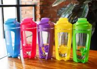 China Portable 600ml Plastic Shake Cup with Custom Logo for Protein Powder and Salad for sale