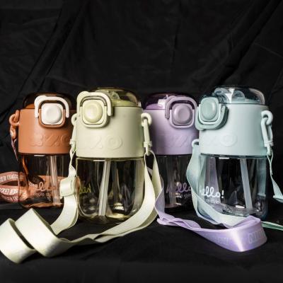 China Plastic Water Bottle for Outdoor and Indoor Activities Large Capacity Back Strap for sale