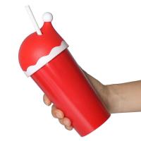 China Christmas 20oz Tumbler Mug with Santa Hat Lid and Straw PP Plastic 600ml Custom Size for sale