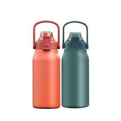 China Environmentally Friendly Vacuum Drinkware Capacity 1700ml Perfect for Gym Workouts for sale