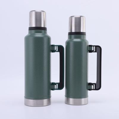 China 304 Stainless Steel Insulated Travel Kettle 1400ml 1900ml Large Capacity Portable Car Mug for sale