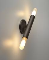 China Yihao Classic Brass Wall Sconce with 2700K Warm White Light and Modern Design for Living Room for sale