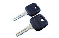 China Transponder Key Shell With Id48 Chip, Plastic Car Key Blanks for sale
