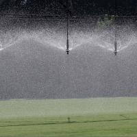 China New 90 ha Farm Pasture Irrigation System Water Saving Center Pivot Irrigators with Core Metal Motor & Gearbox for Large Farmland for sale