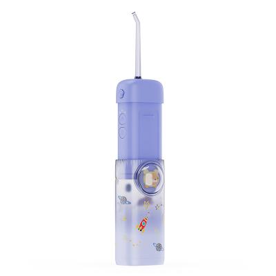 China IPX7 Waterproof Rechargeable Water Flosser For Teeth Cleaning 130ml Tank Capacity for sale