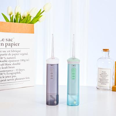 China Waterproof Ipx7 Water Flosser , Cordless Oral Irrigator With 200ml Water Tank for sale