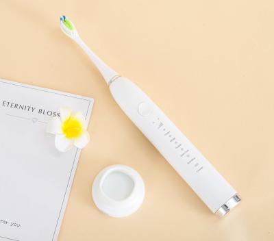 China Intelligent Sonic Electric Toothbrush For Adults IPX7 Waterproof 5 Modes Travel Electric Toothbrush for sale