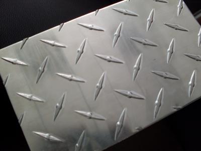 China 3000 Series Grade Aluminium Chequered Plate Foil Thickness 0.03-3mm for sale