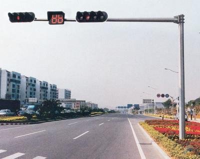 China Customized Polygonal Steel Traffic Poles Galvanized Traffic Signal Steel Pole for sale