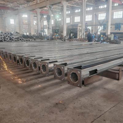China Hongxin Q235 Octagonal Hot-dip Galvanized Street Lighting 25FT Steel Pole with Single Arm & Base Plate for sale