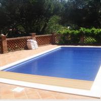 China 12V Safety Voltage Motors Automatic UV Protection Waterproof Swimming Pool Cover for sale