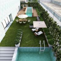 China Villa Backyard Customized Outside Large Size Acrylic Swimming Pool with Panel Sheet for sale