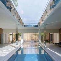 China Private Villa Garden Acrylic Glass Pool Resistant To Weather Floor Swimming Pool for sale
