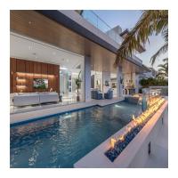 China Outdoor Transparent Acrylic Swimming Pool with Style Design on Sale for sale