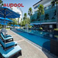 China Unbreakable Clear Acrylic Sheet for Outdoor Walls and Swimming Pool in Transparent Thick for sale