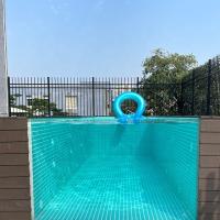 China Acrylic Borderless Swimming Pool for Hotels 43m3 Pool Water Capacity 3050KGS Net Weight for sale