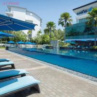 China Pool for Backyard High Light Transmission Acrylic Endless Swim Spa Fiberglass Transparent for sale